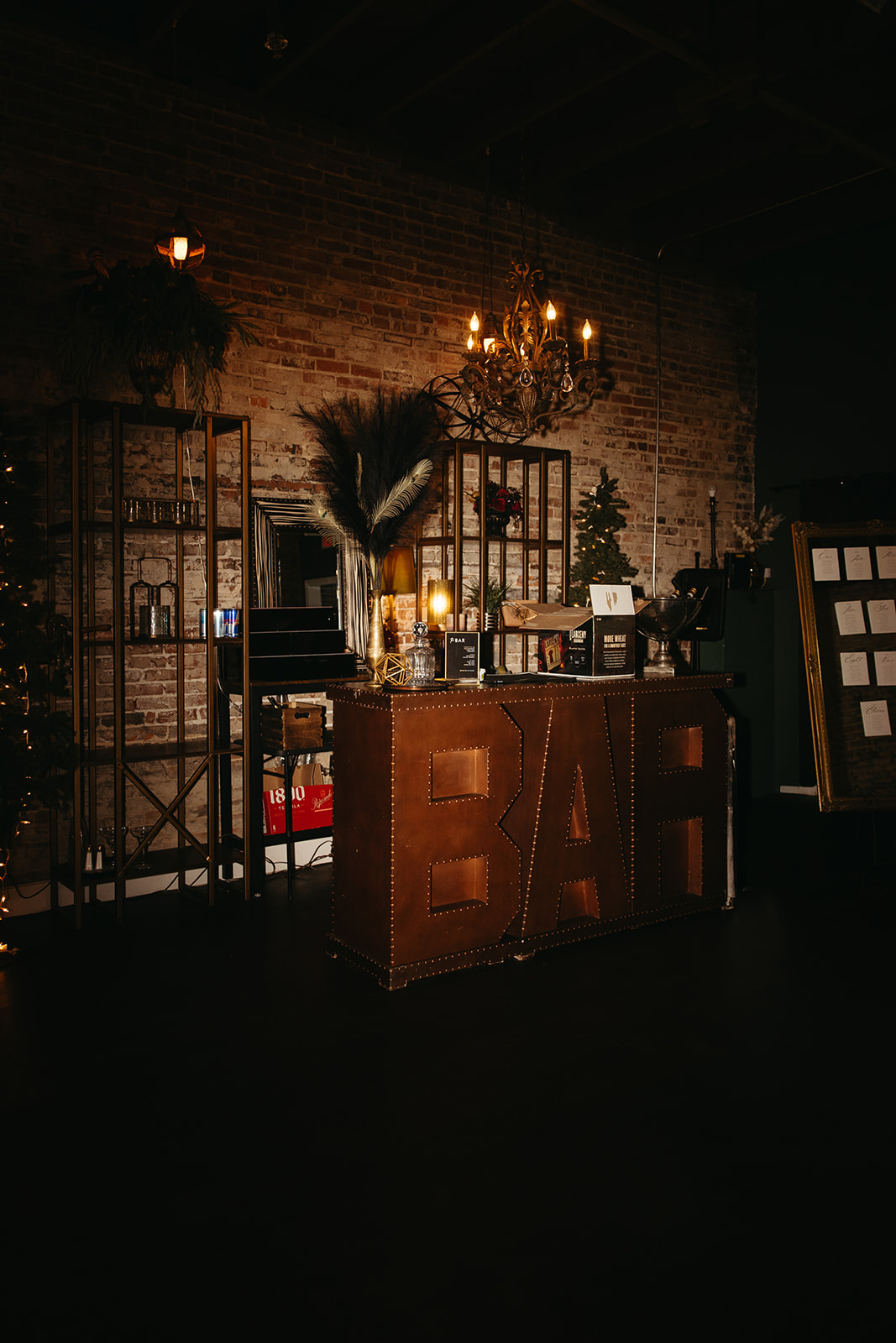 Stunning and Storied Summer Wedding Venue in Tennessee - alimillerphotography.com